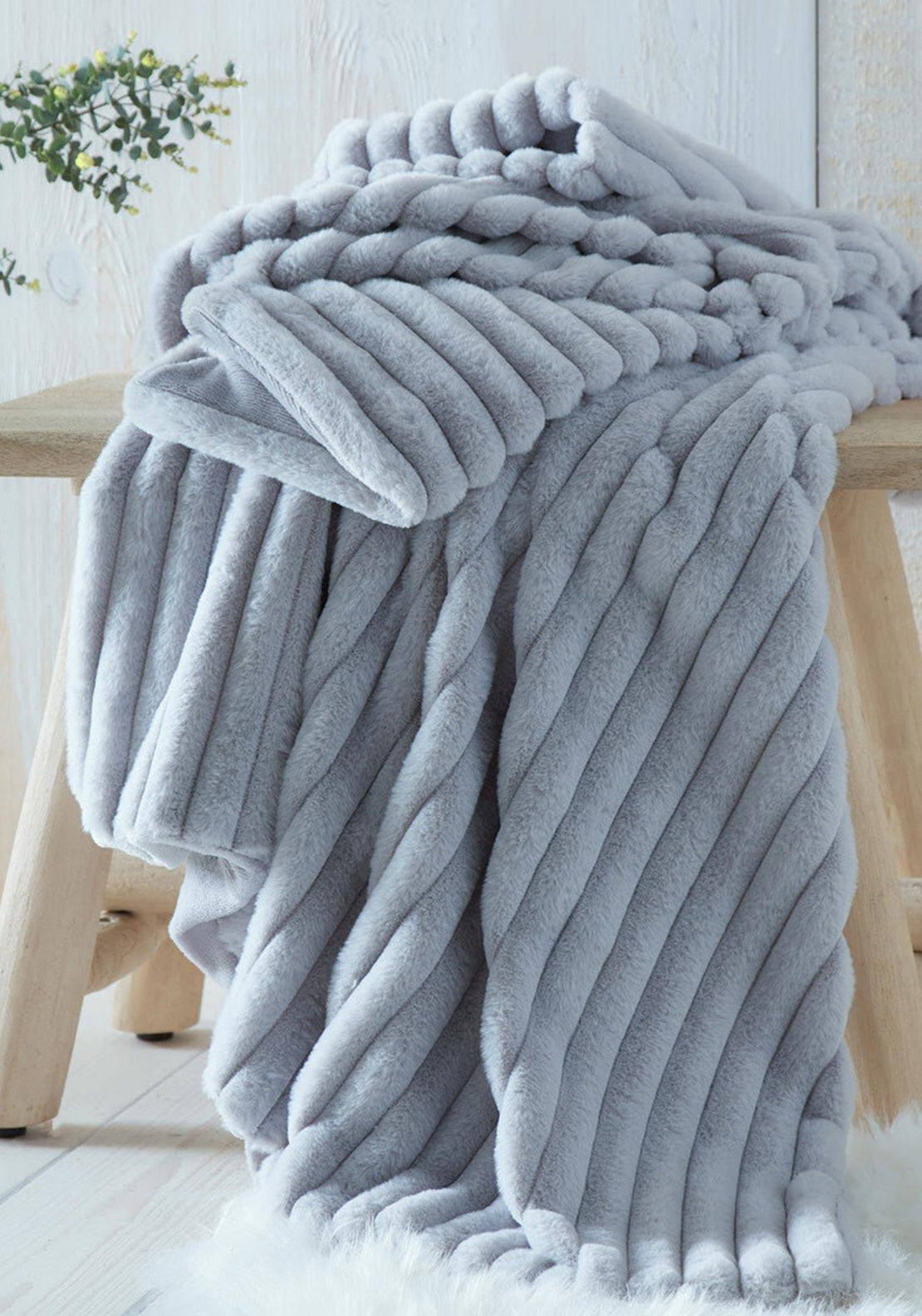 Appletree Hygge Morritz Faux Fur Large Throw, Grey - McElhinneys