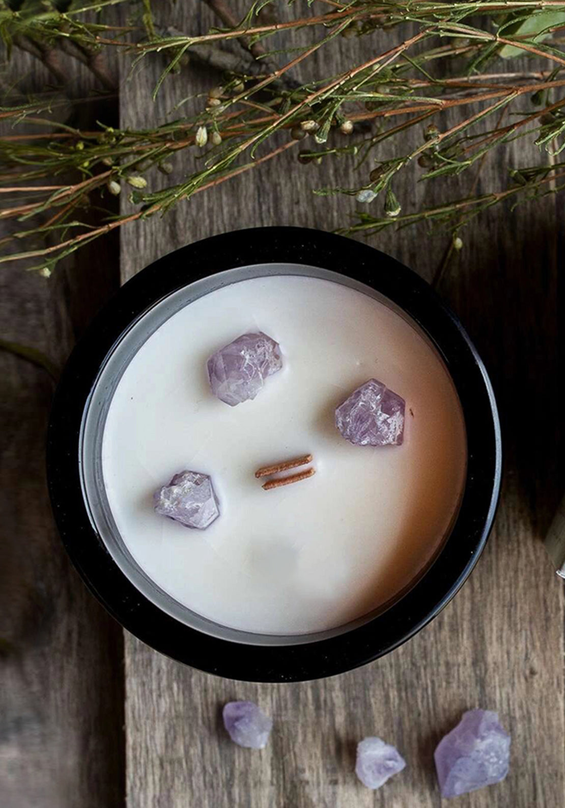 Eau Lovely Eau So Relaxed Candle with Amethyst Gemstones - McElhinneys