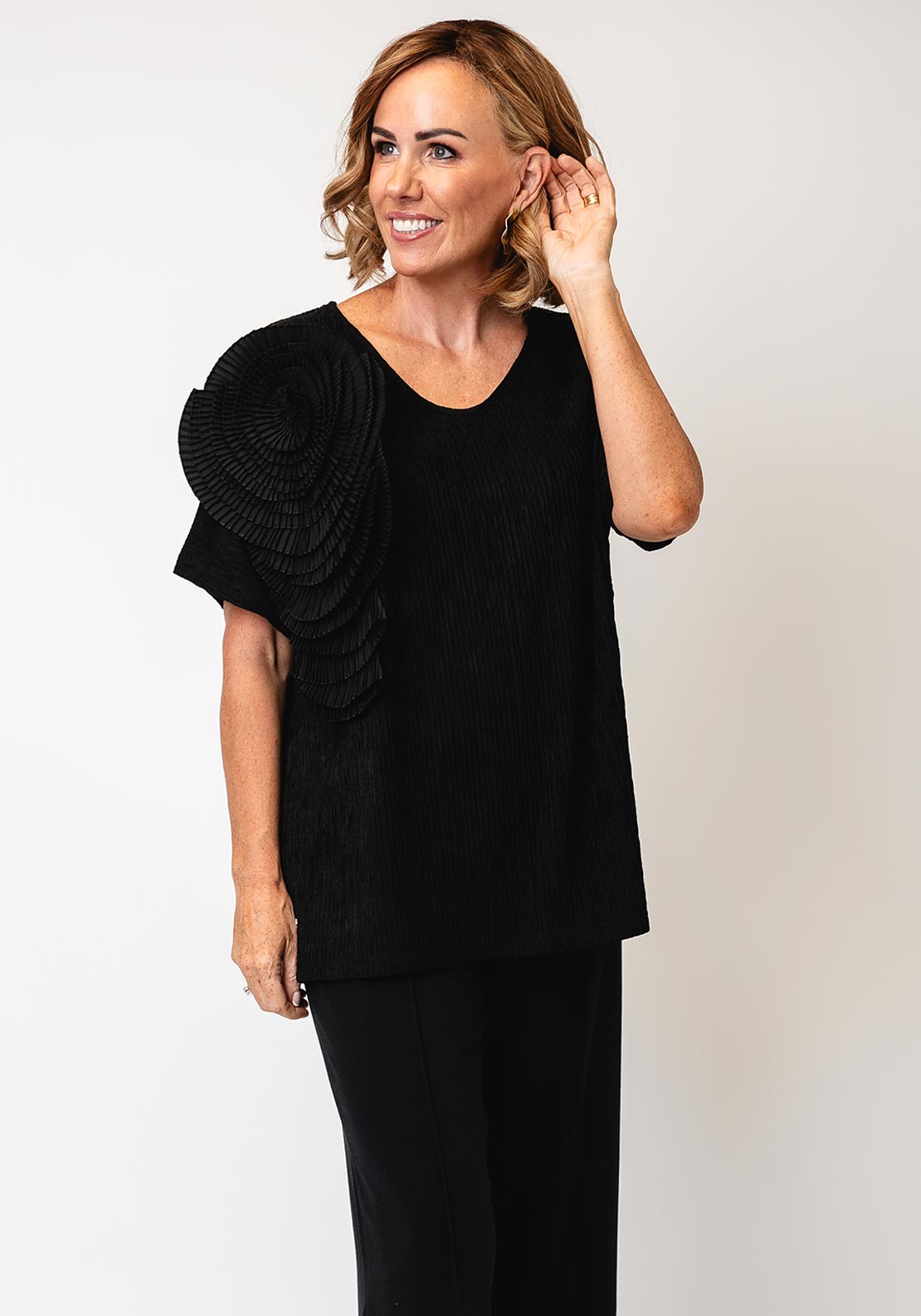Malissa J One Size Crinkle Texture 3D Floral V-Neck Top, Black ...