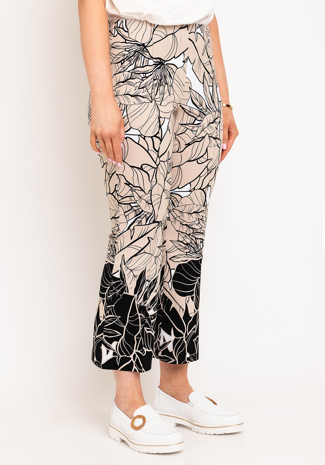 Robell Joella 09 Kick Flare Crop Trousers, Sand & Black - McElhinneys